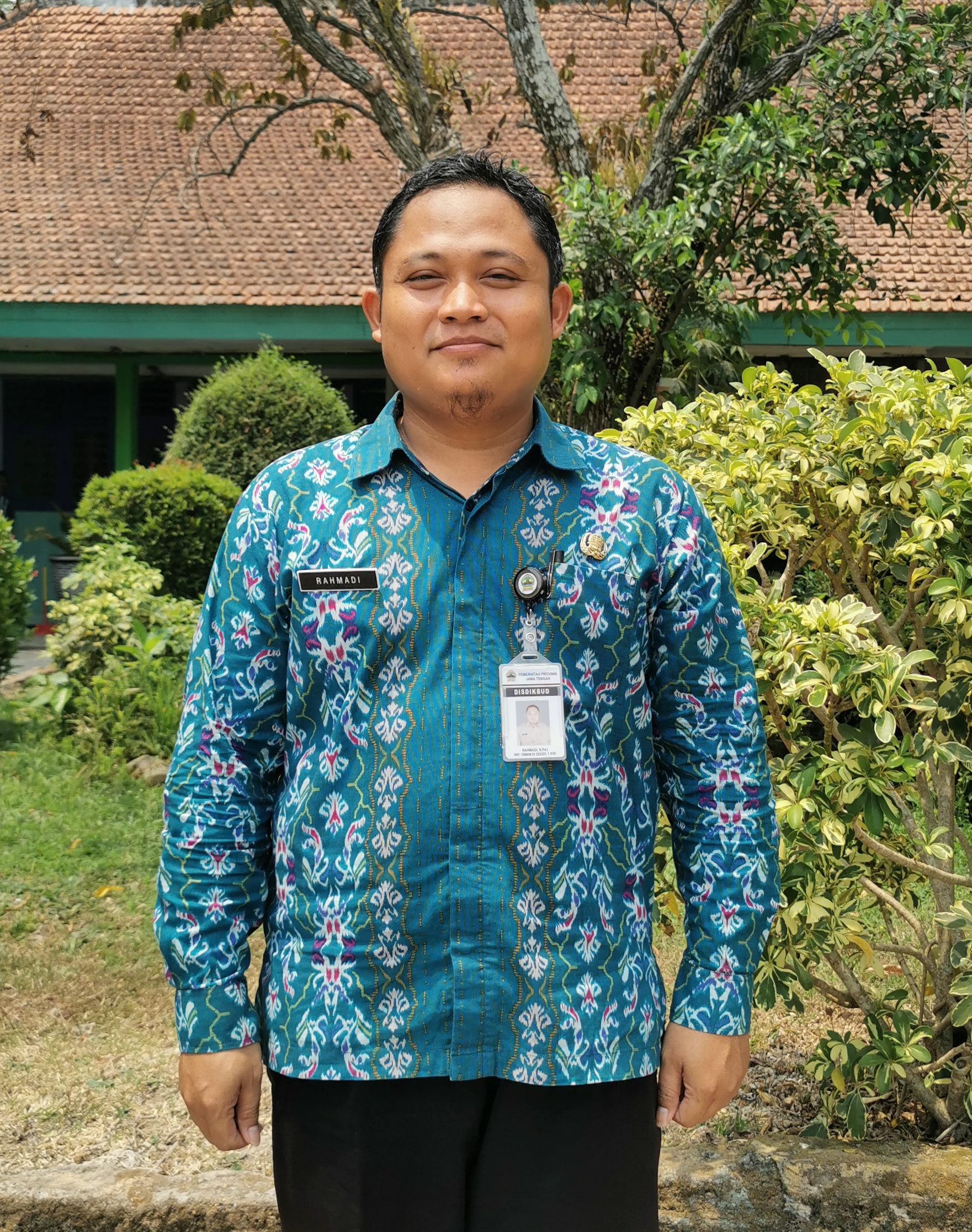 Rahmadi, S.Pd.I | PORTAL WEB SMA N JUMAPOLO